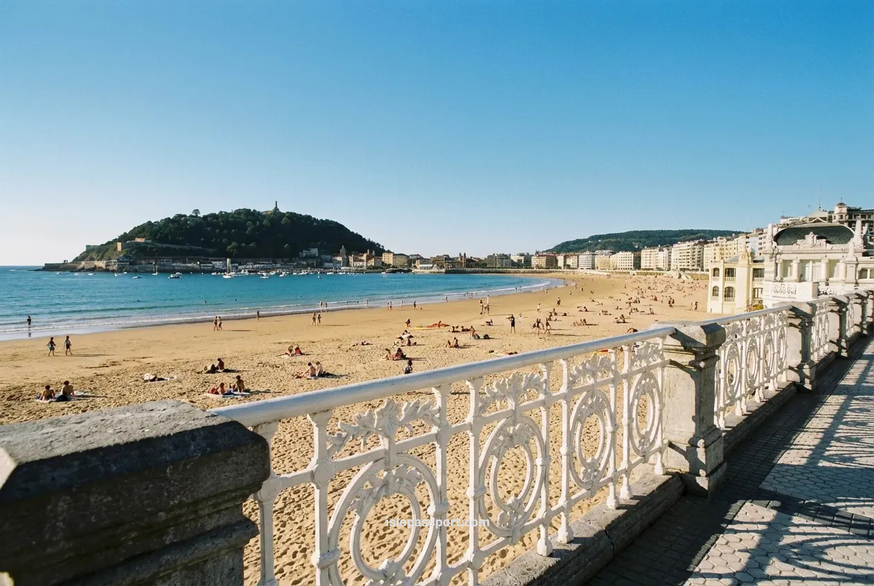 Best Coastal Towns in Spain Without a Car (Walkable)